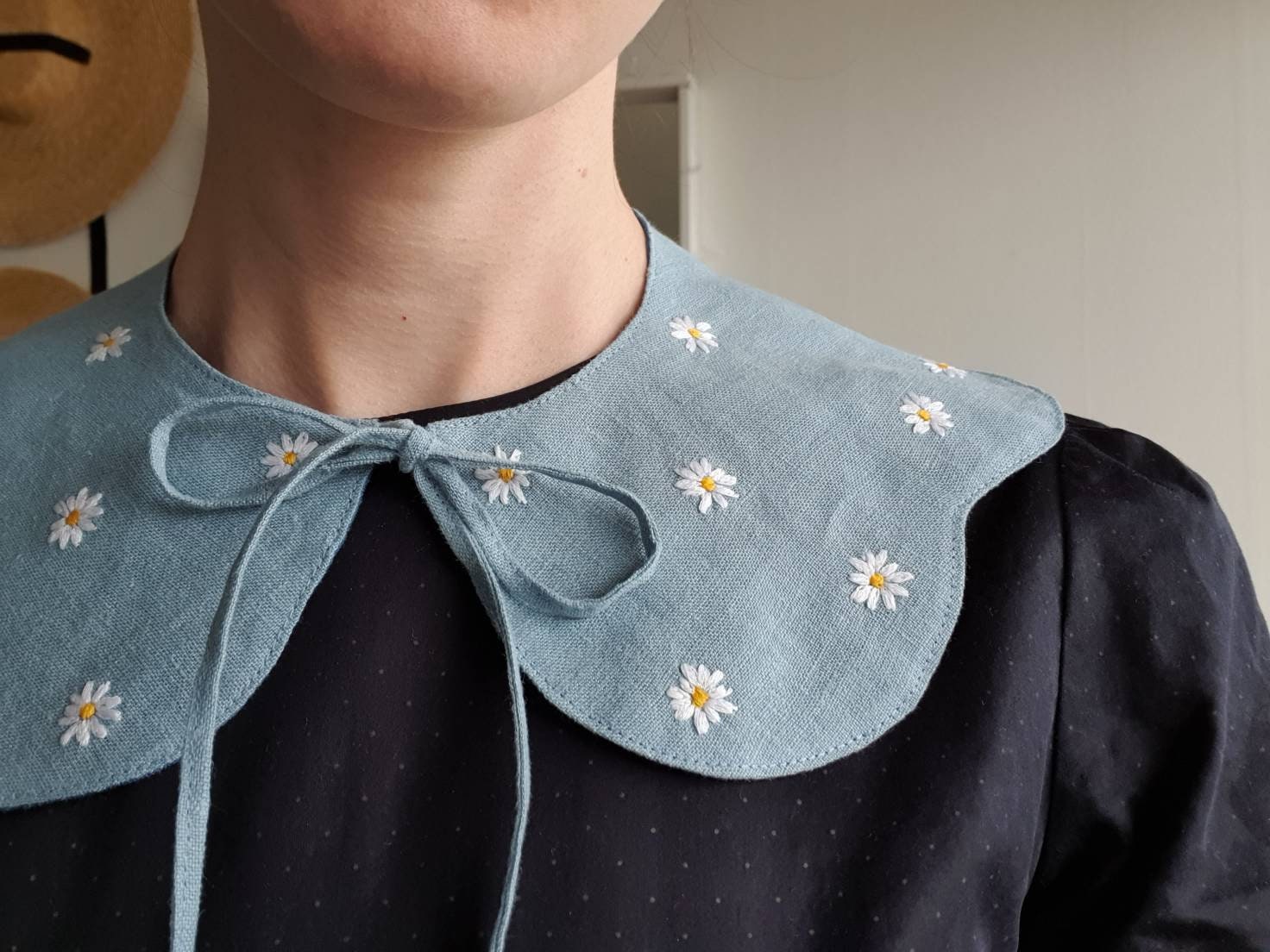 Hand Embroidered Daisy Collar, Detachable Linen Peter Pan Floral Collar ...