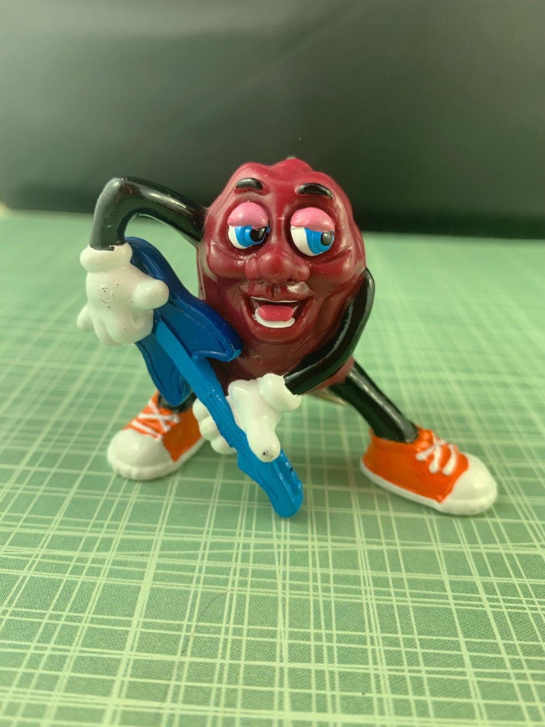 Vintage 1980’s California Raisins Electric Guitar Player Keychain - Etsy