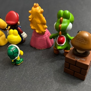 Nintendo Super Mario Figures Lot. Mario, Luigi, Princess Peach, Bowser ...