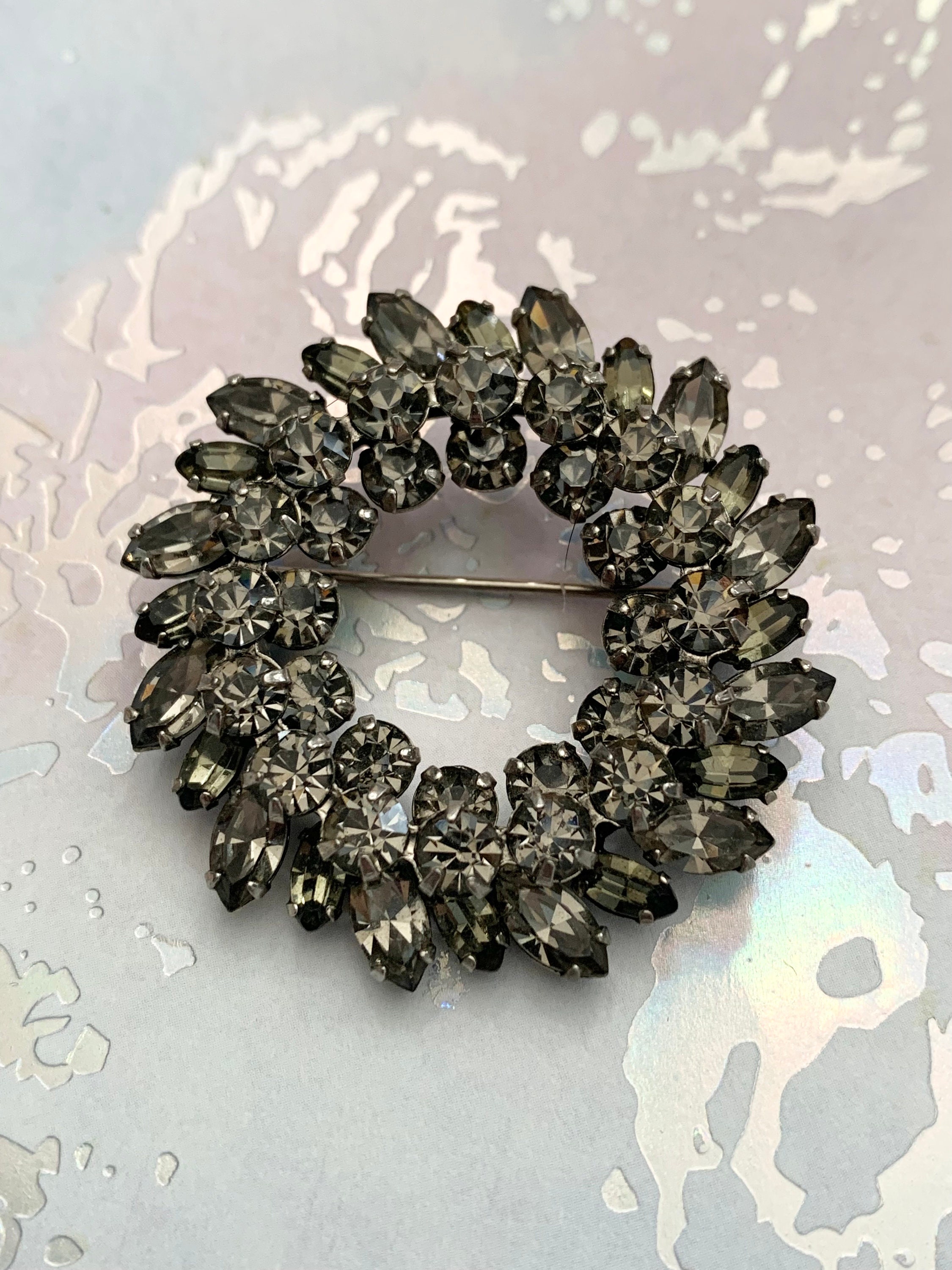 Rare Signed Sherman Vintage Dark Rhinestone WREATH Shiny Glitter Brooch ...