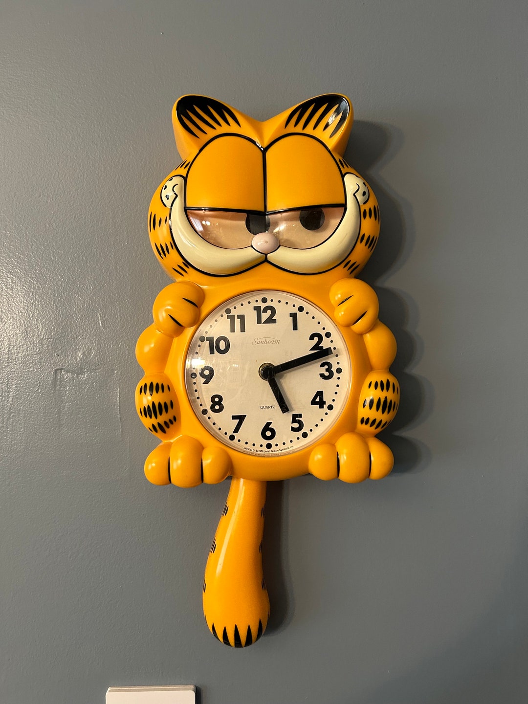 RARE Vintage 1978 Garfield Sunbeam Wall Clock With Pendulum Tail Moving ...