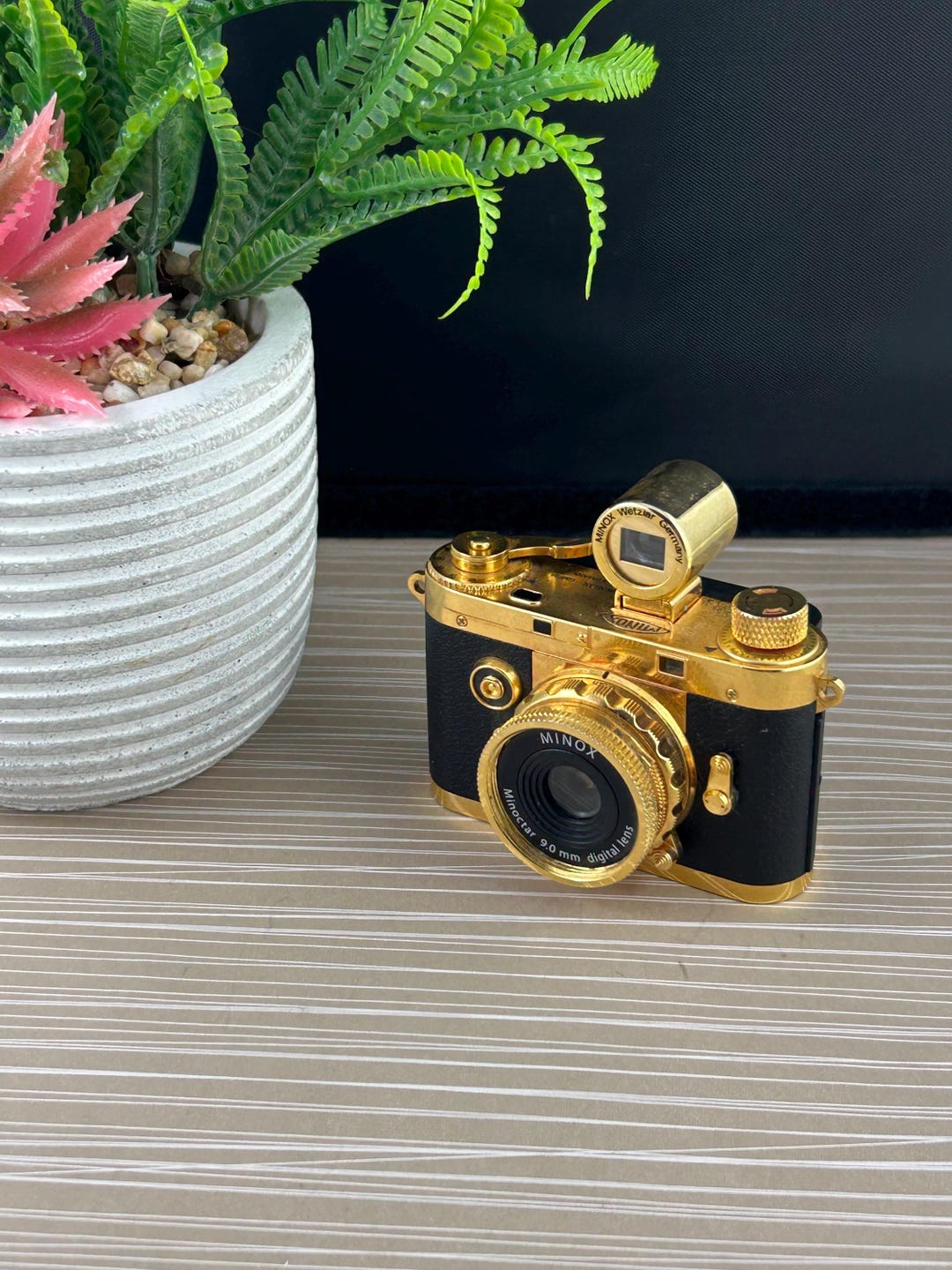 German Minox MINOX DCC 5.1 Miniature Classic Gold Edition Digital ...
