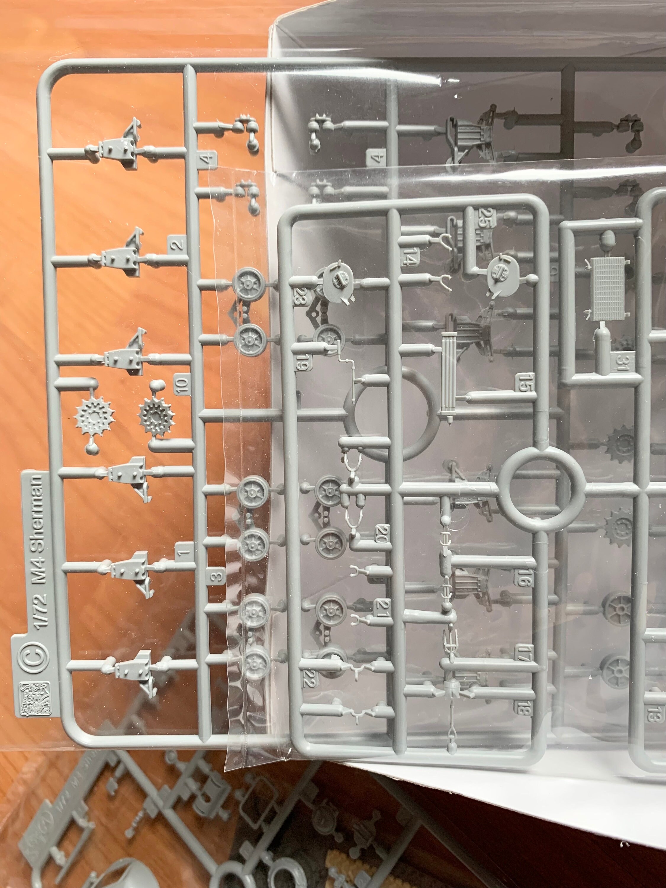 Dragon 1/72 Scale 7274 Sherman M4A3 105mm VVSS Model Kit - Etsy