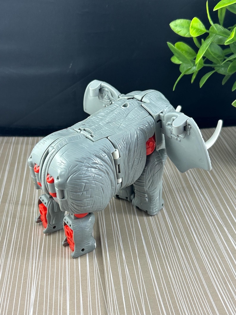 Transformers Beast Wars IRONHIDE Action Figure – Basic Class Maximal ...