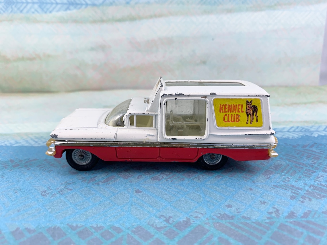 CORGI TOYS - #486 Chevrolet Impala Kennel Club Service Wagon Die Cast ...