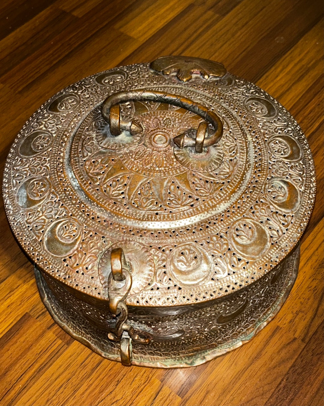 Exquisite Large Lucknow Copper Jaali Box: Traditional Craftsmanship ...
