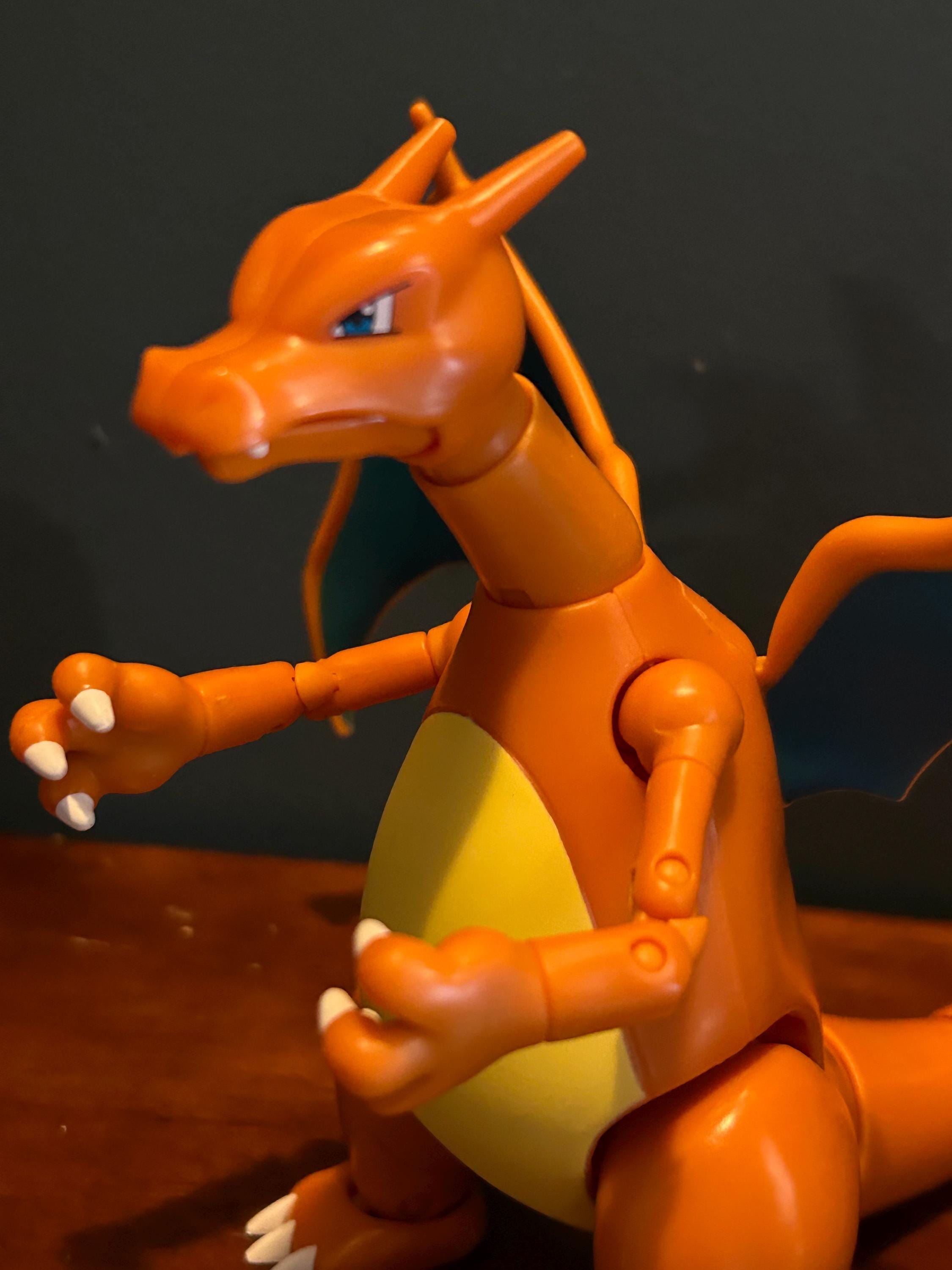 Action figure charizard store