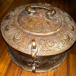 Exquisite Large Lucknow Copper Jaali Box: Traditional Craftsmanship ...