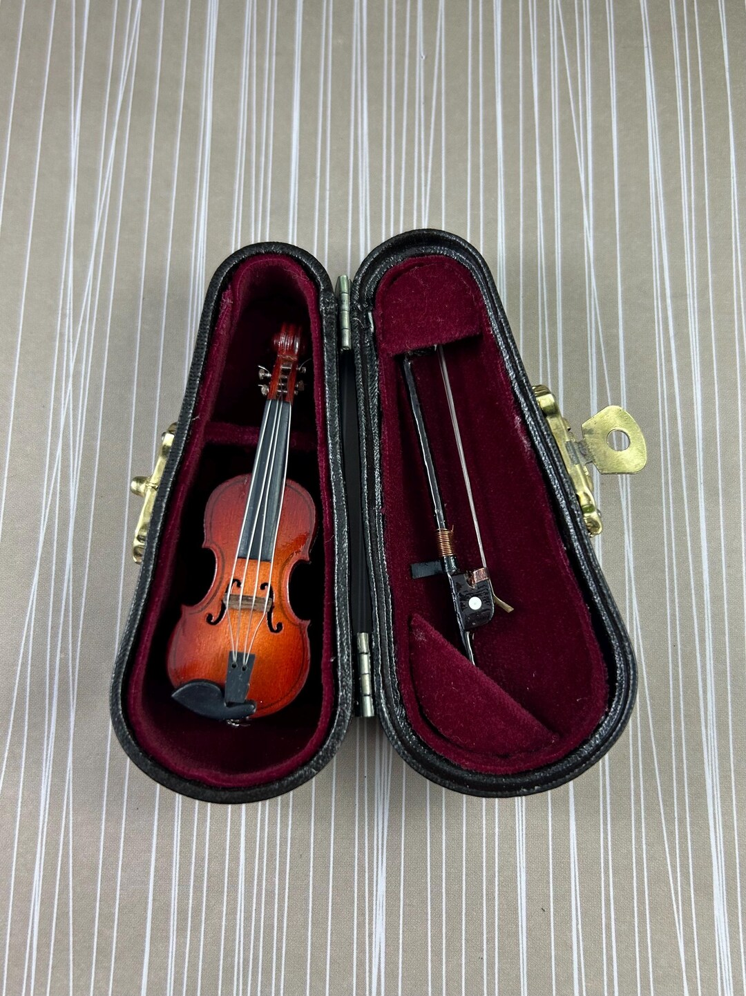 Miniature Dollhouse Violin | Mini Violin With Case | Miniature Musical ...
