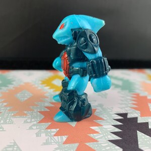 Battle Beast #20 Sawtooth Shark Hasbro Takara Transformer Battle Beast ...