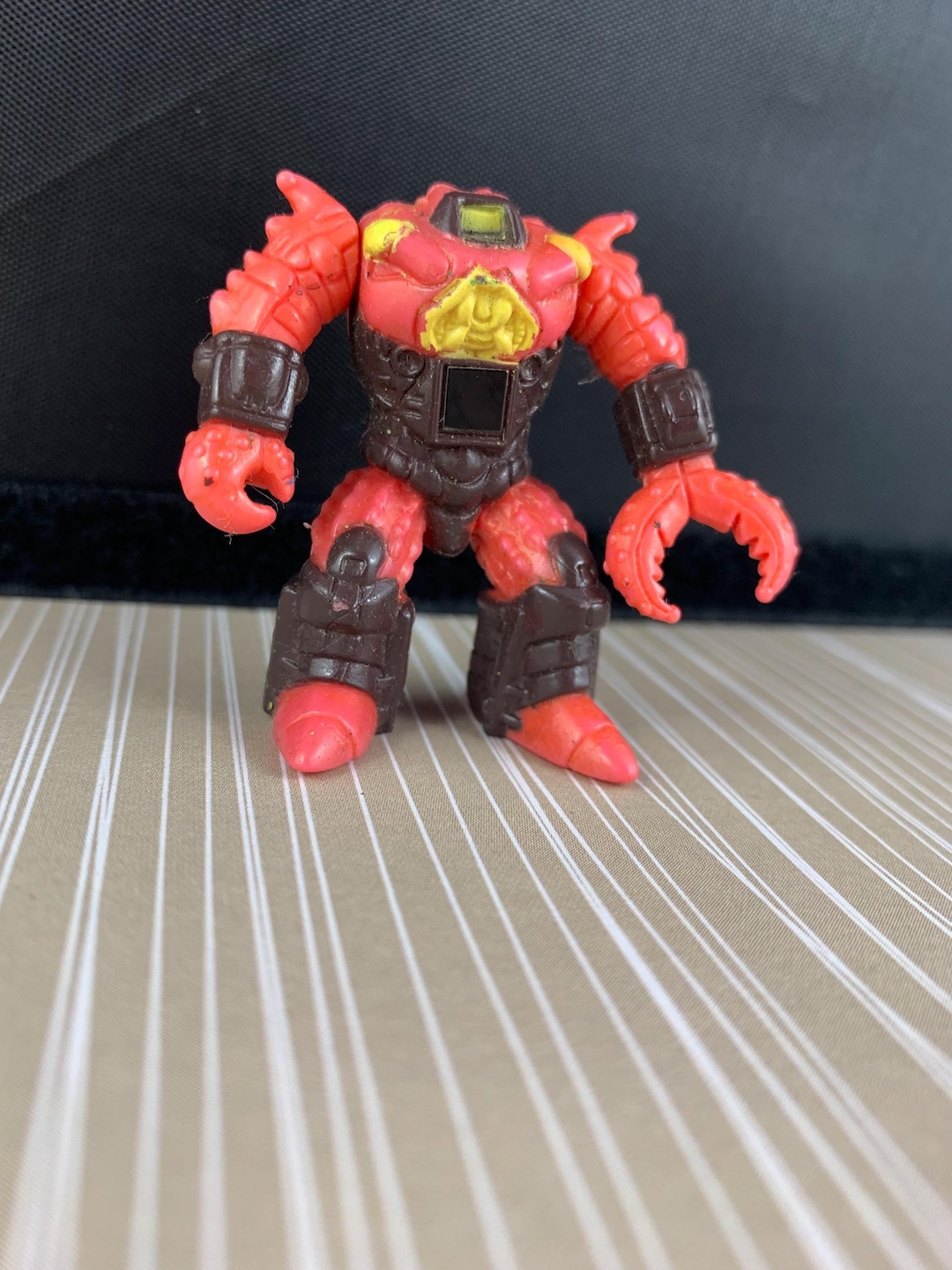 Battle Beast #28 Crusty Crab Hasbro Takara Transformer Battle Beast ...