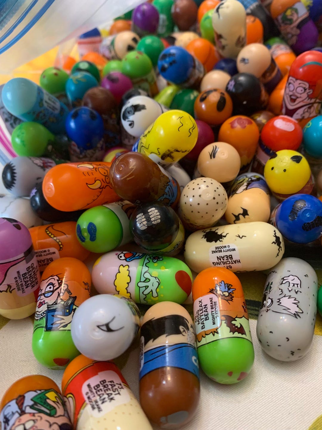 Mighty Beanz 5 Piece Blind Bag - 5 Random Mighty Beanz Surprise Bag ...