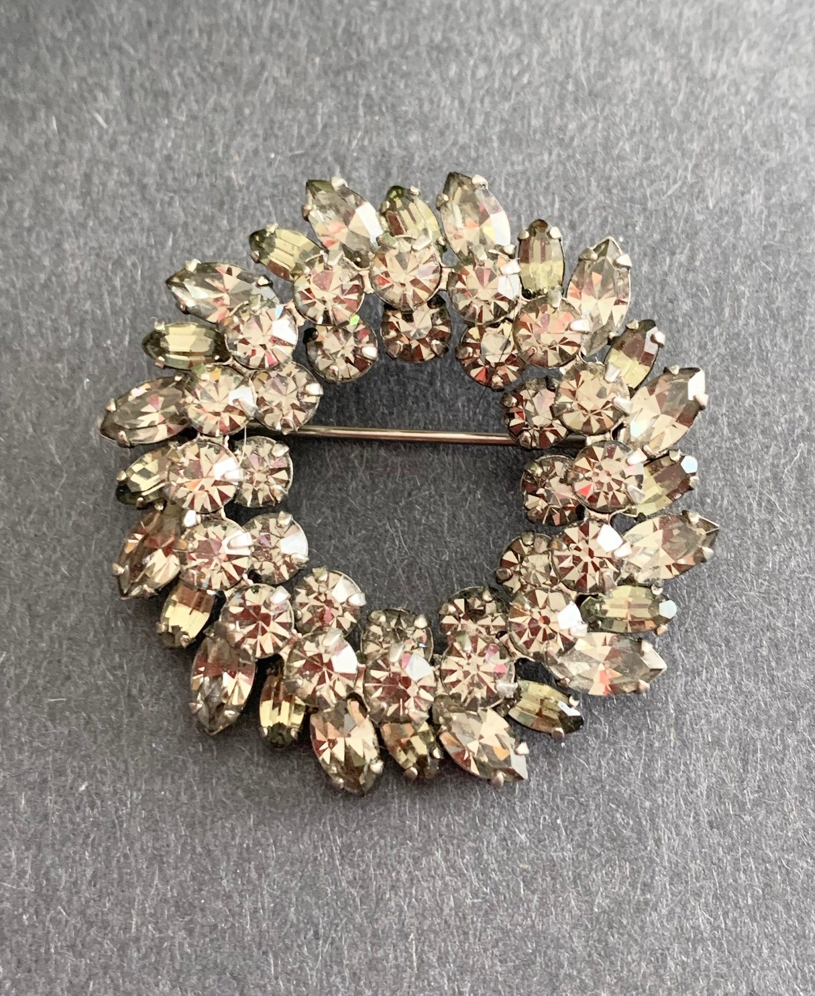Rare Signed Sherman Vintage Dark Rhinestone WREATH Shiny Glitter Brooch ...