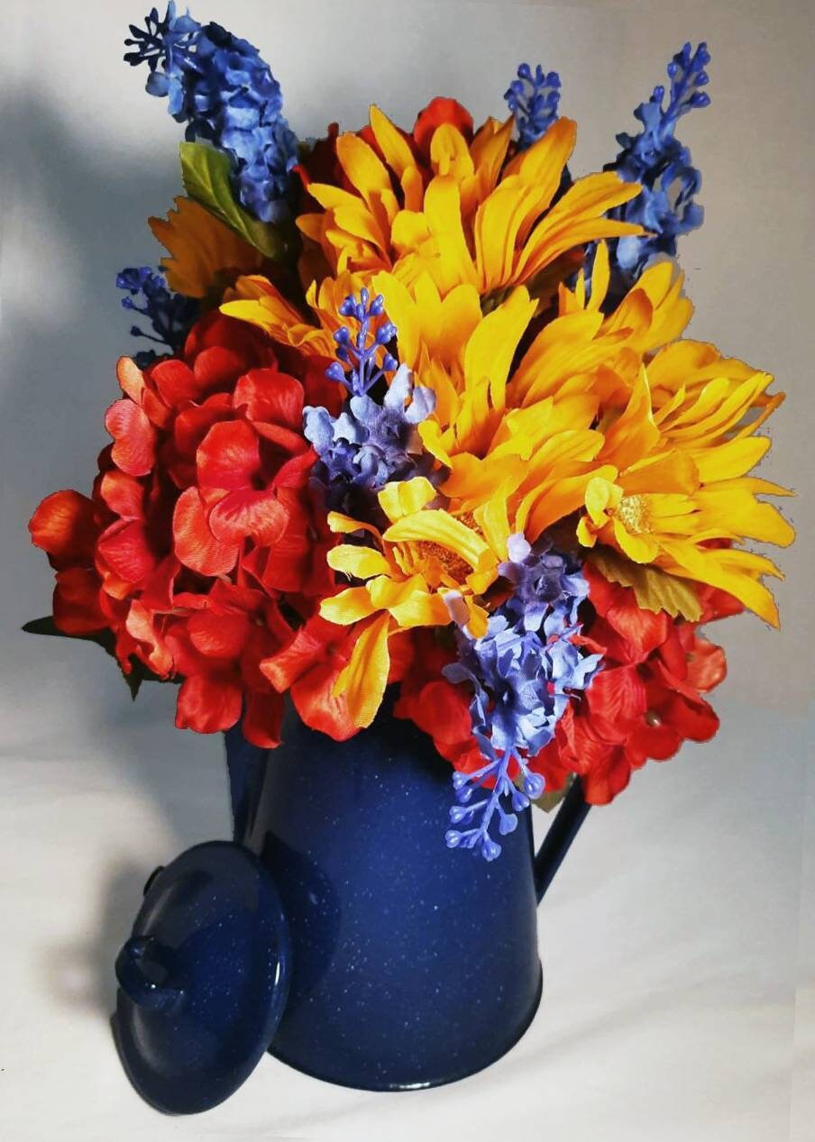 Coffee in Bloom Flower Arrangement - Etsy