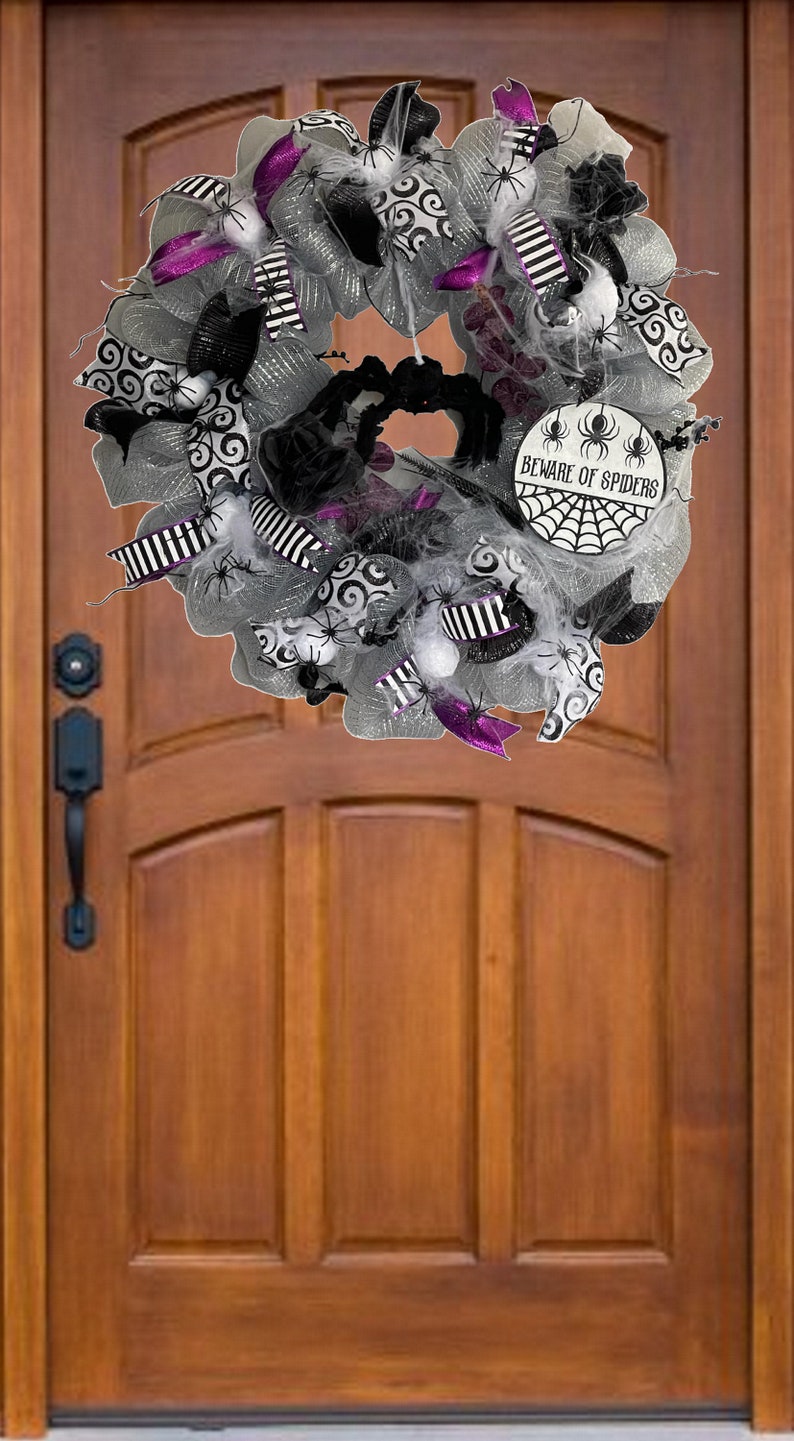 Beware of Spiders Wreath, Creepy Spiders, Crawling Spiders on the Front ...