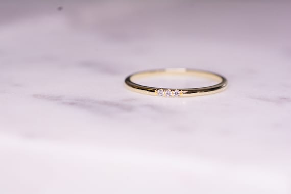 Anillo delicado anillo minimalista de oro anillo de | Etsy