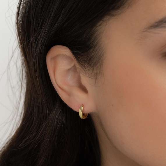 Small gold huggie earrings store