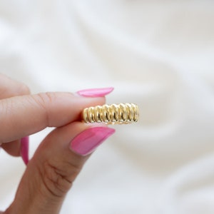 Statement Ring, Gold Ring, Fluted Ring, Minimalist Ring, Ribbed Ring ...