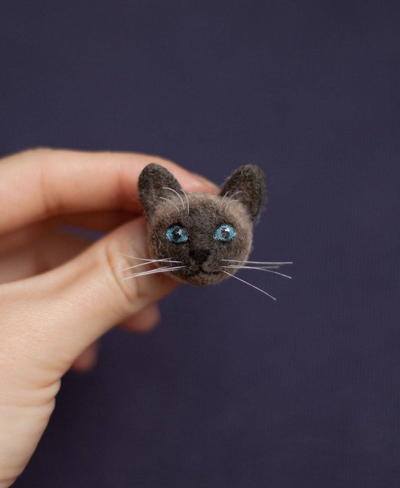 Siamese cat pin custom cat portrait jewerly | Etsy
