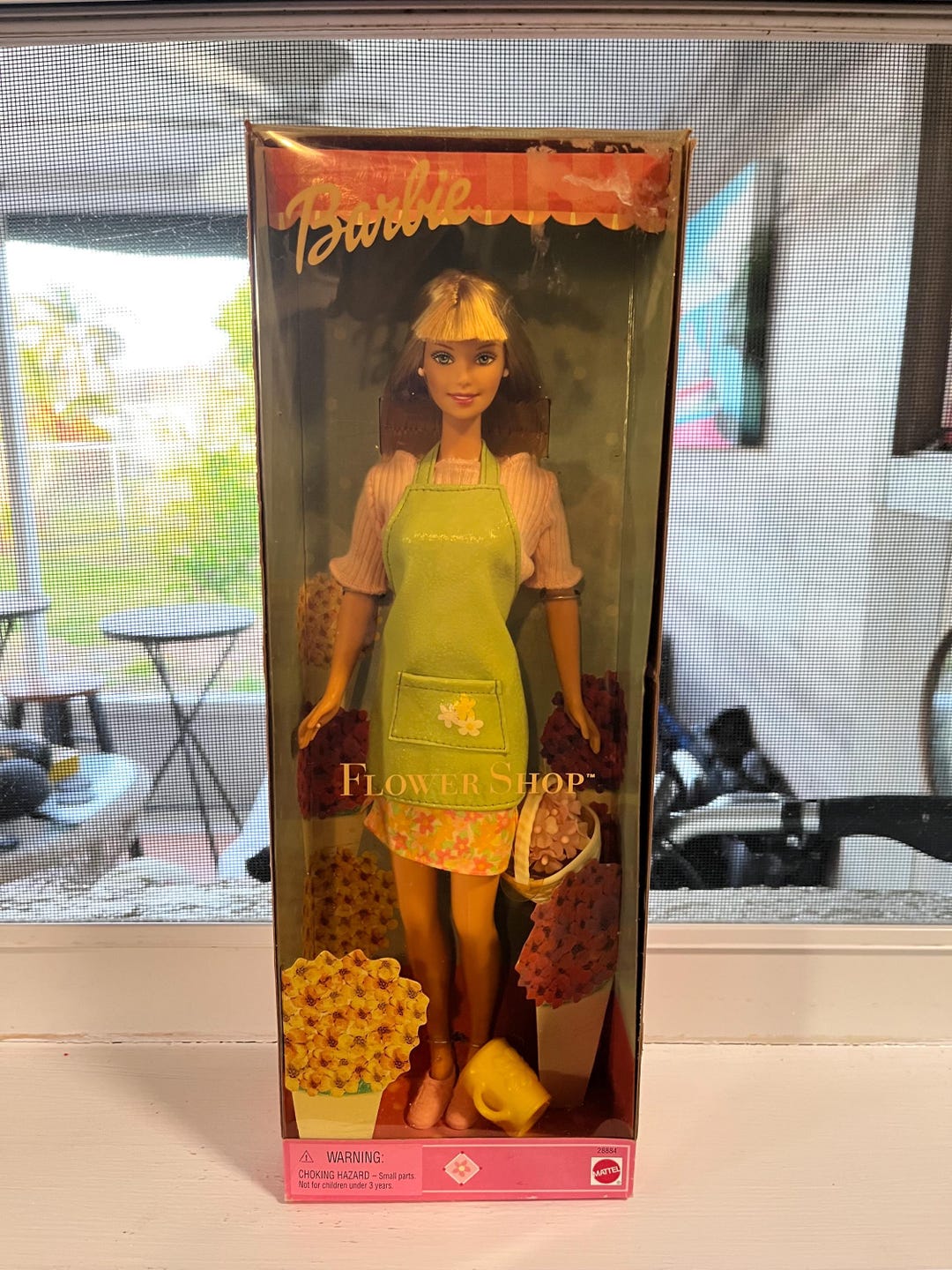 1999 Barbie Flower Shop Doll Bouquet Basket Watering Can Green Apron ...