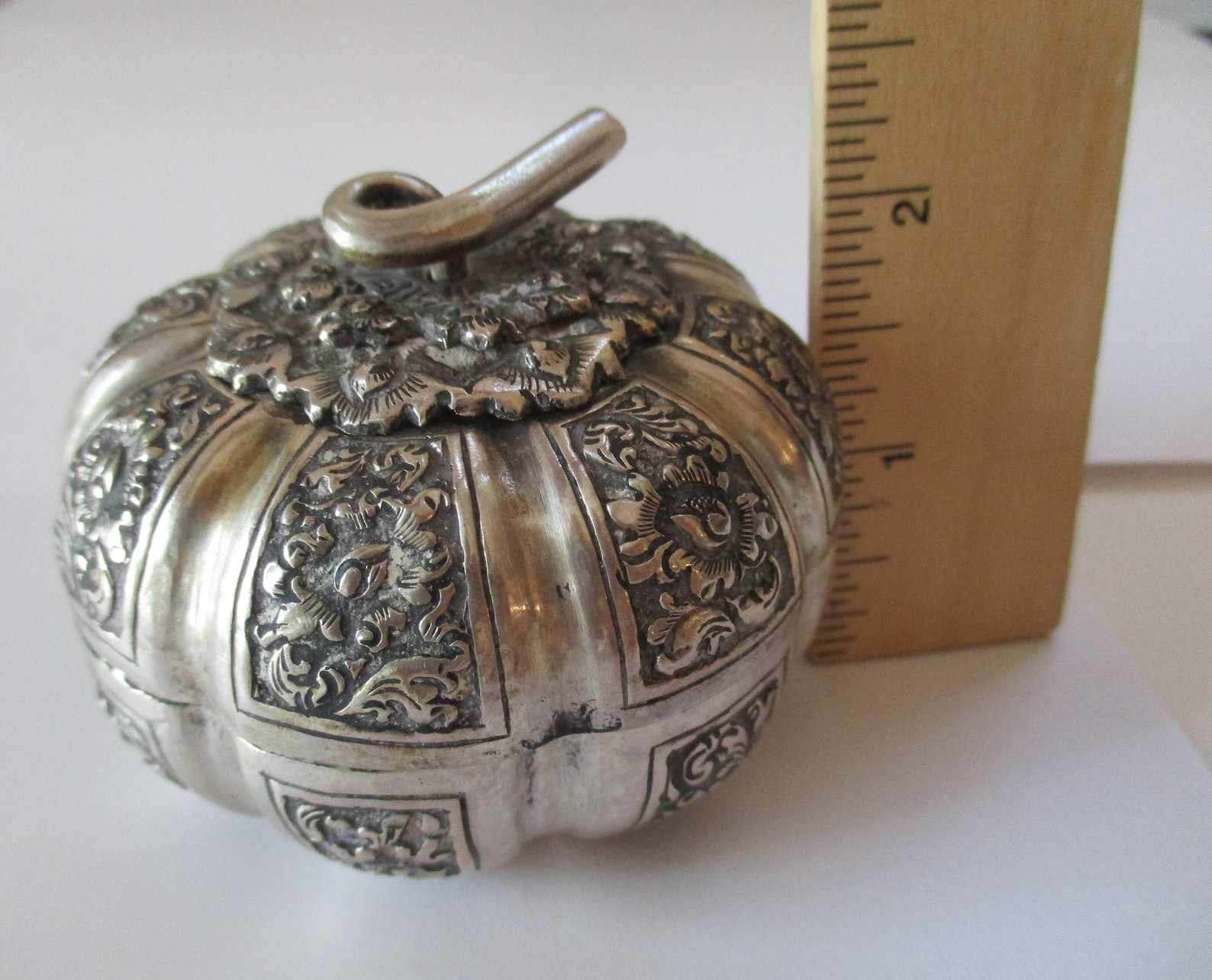 Vintage Khmer Cambodia Betel Nut Box Pumpkin Squash T90 Silver, Purity ...