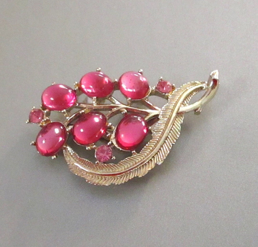 Vintage Pink Glass Cabochon Brooch, Light Gold Tone Metal, Foil Backed ...