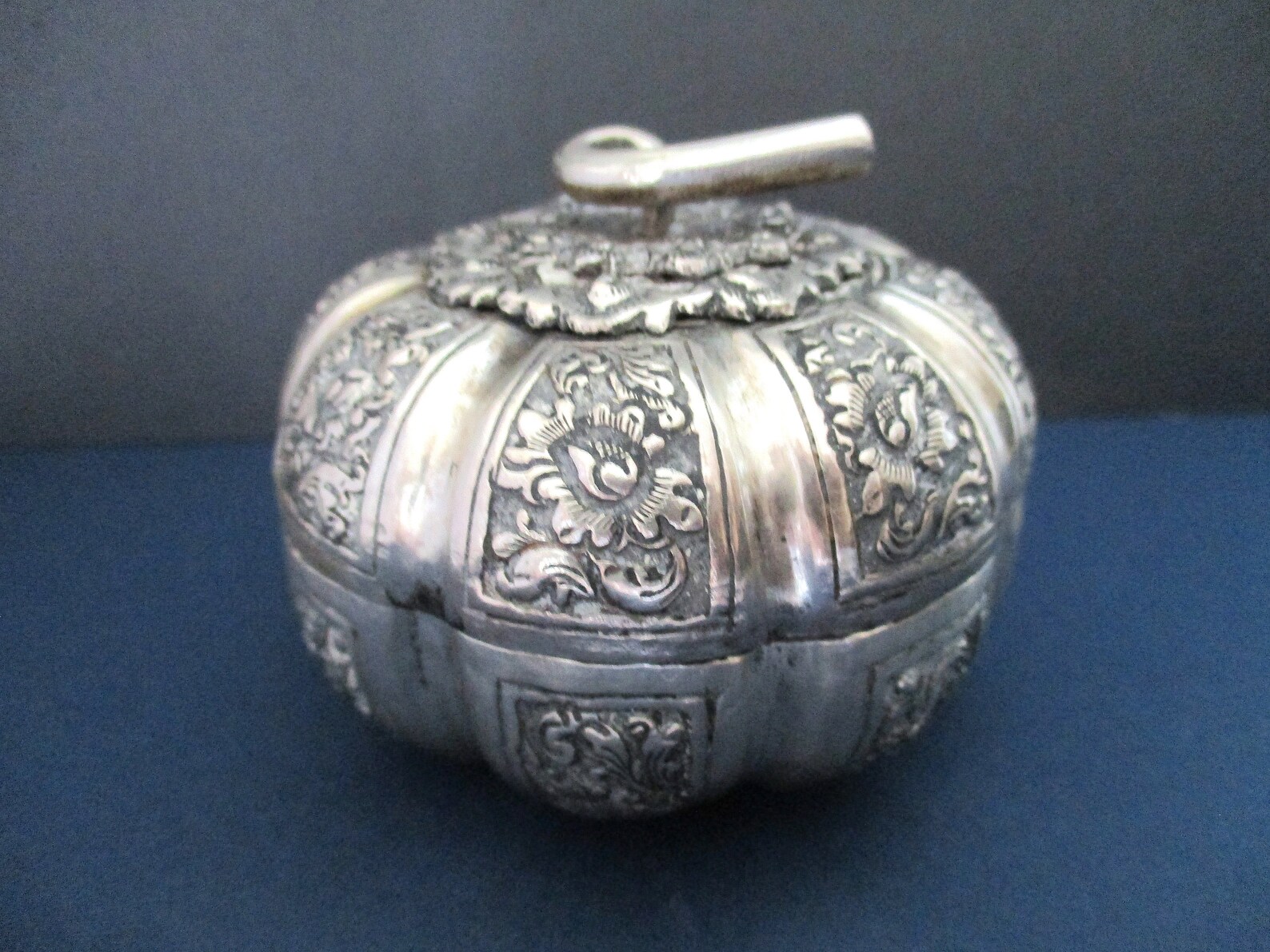 Vintage Khmer Cambodia Betel Nut Box Pumpkin Squash T90 Silver, Purity ...