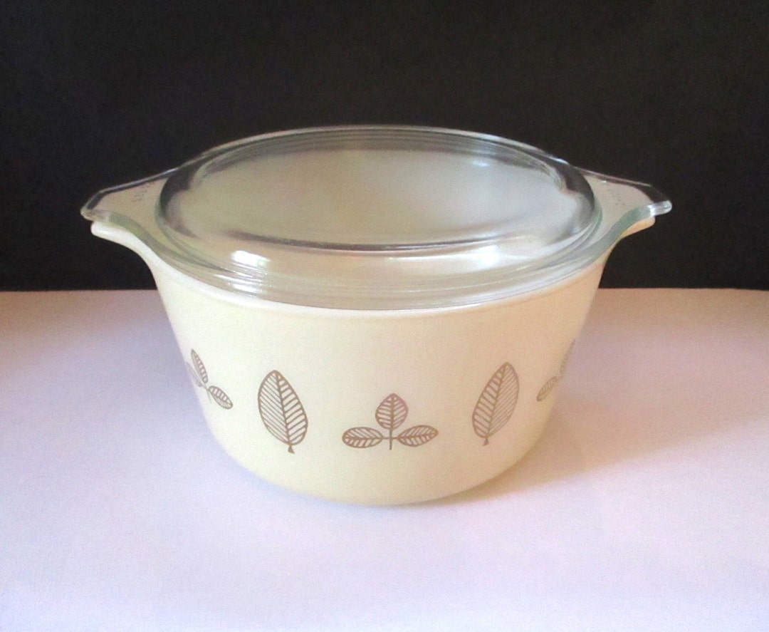 Pyrex Cinderella Buffet Twin 473, One Casserole Dish With Clear Lid 470 ...