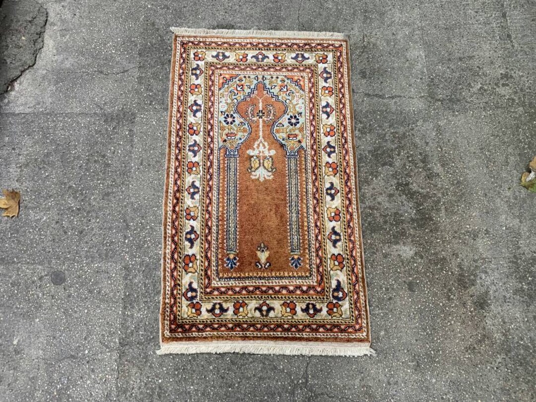 1'11'' X 3'3'' Free Shipping Palace Gate Design Orange Rug Handmade ...