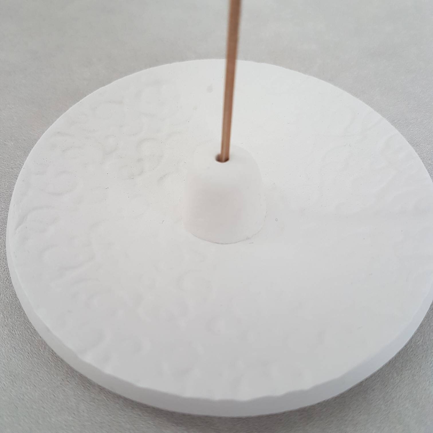 Quemador de incienso remolino de arcilla blanca, regalo de meditación ...