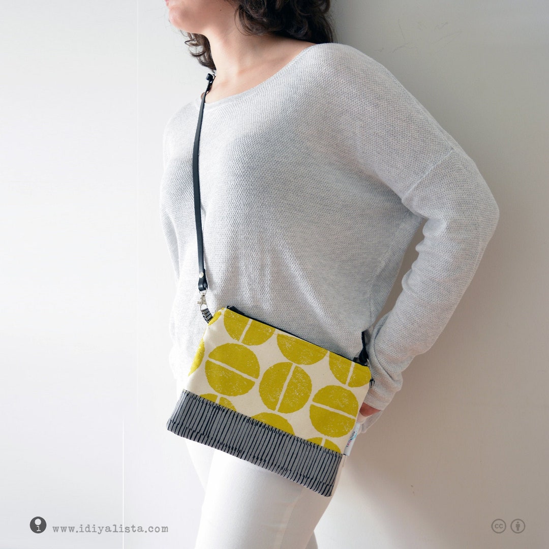 Padded Pouch Made With Japanese Fabrics. Strap Made of Real Leather ...