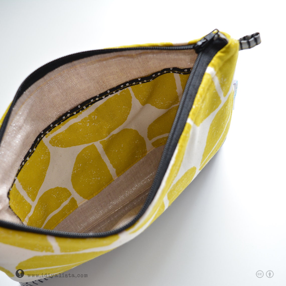 Padded Pouch Made With Japanese Fabrics. Strap Made of Real - Etsy