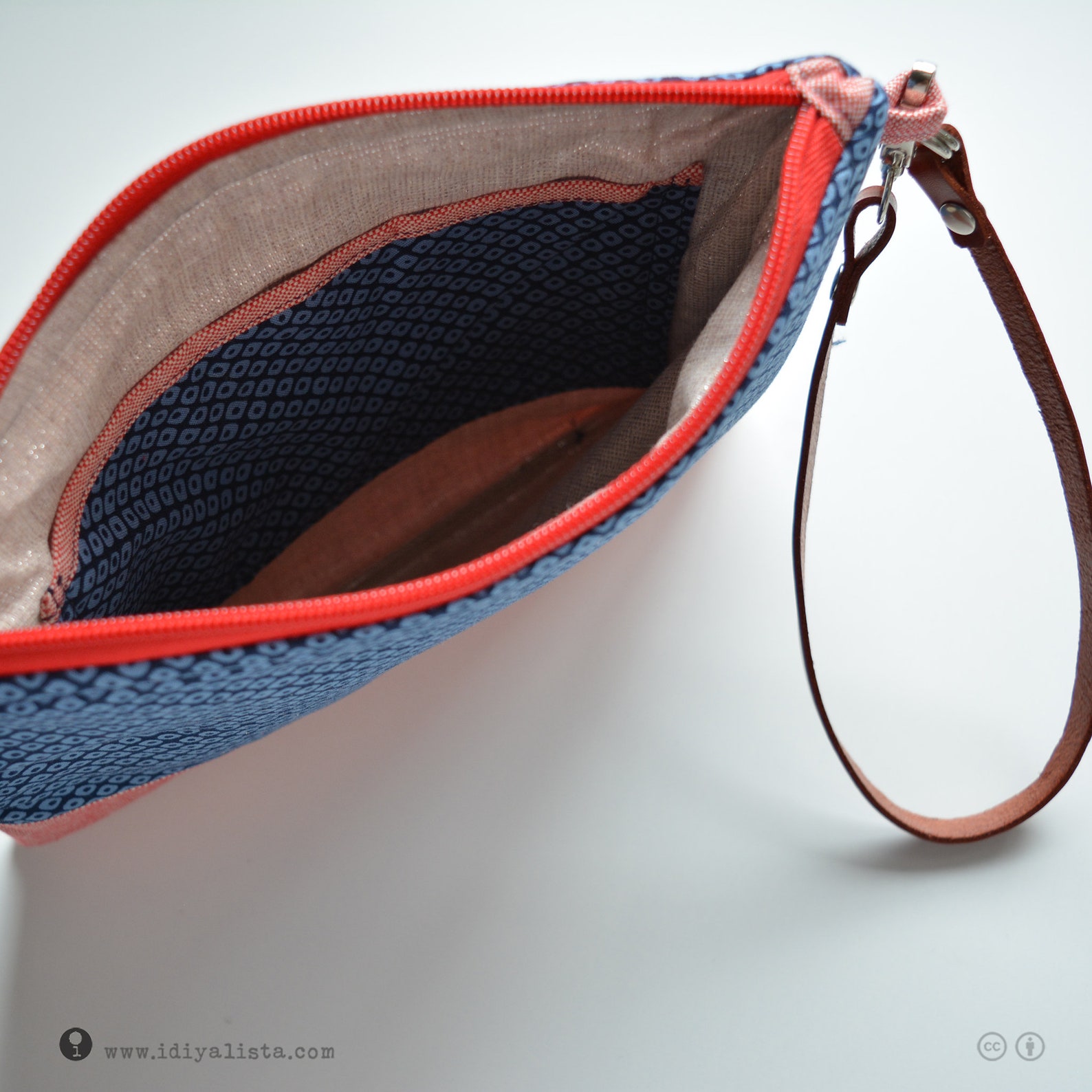 Padded Pouch Made With Japanese Fabrics. Strap Made of Real Leather ...