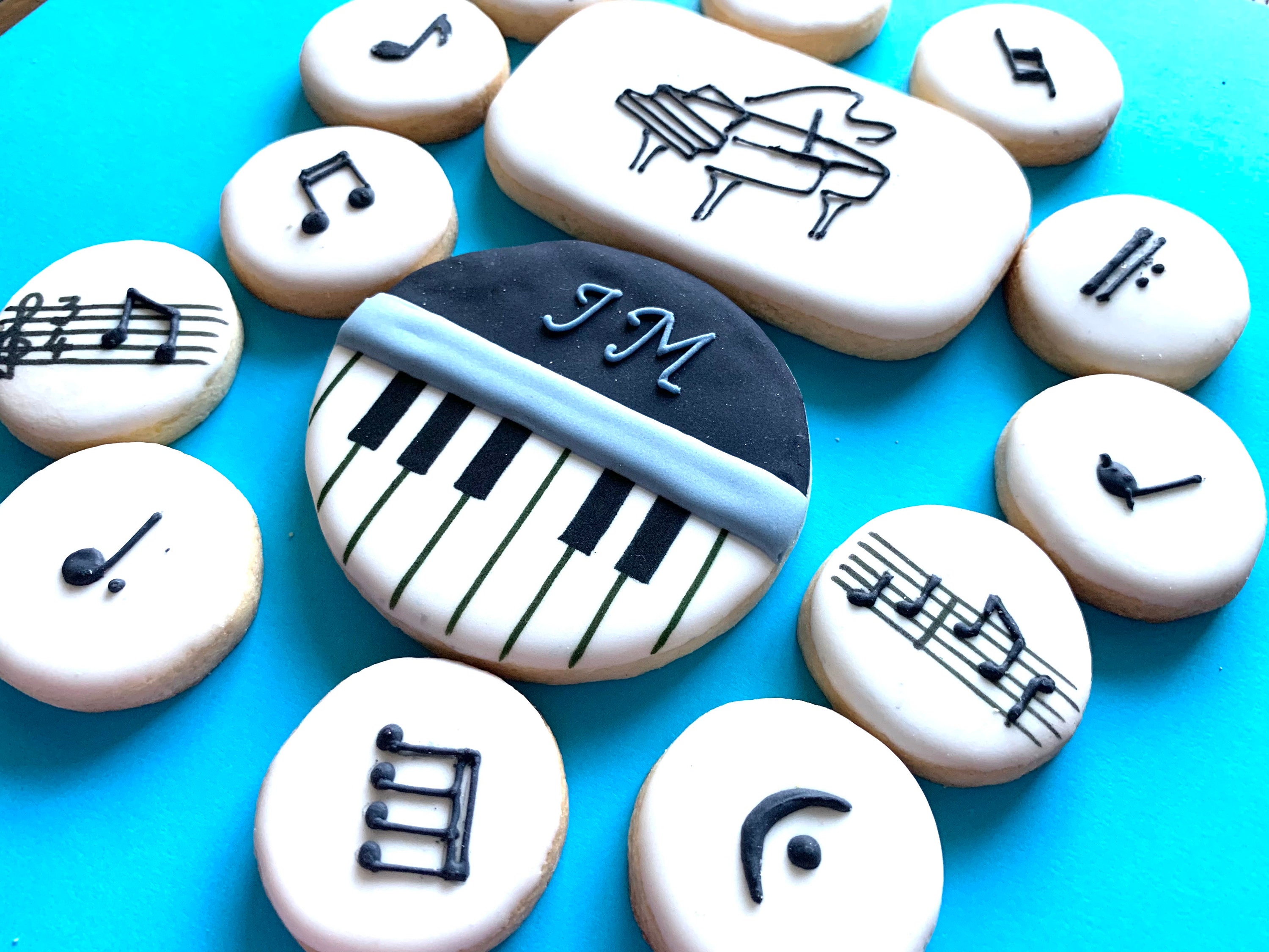 Piano and Music Notes Sugar Cookies. Musical Cookies for Piano Students ...