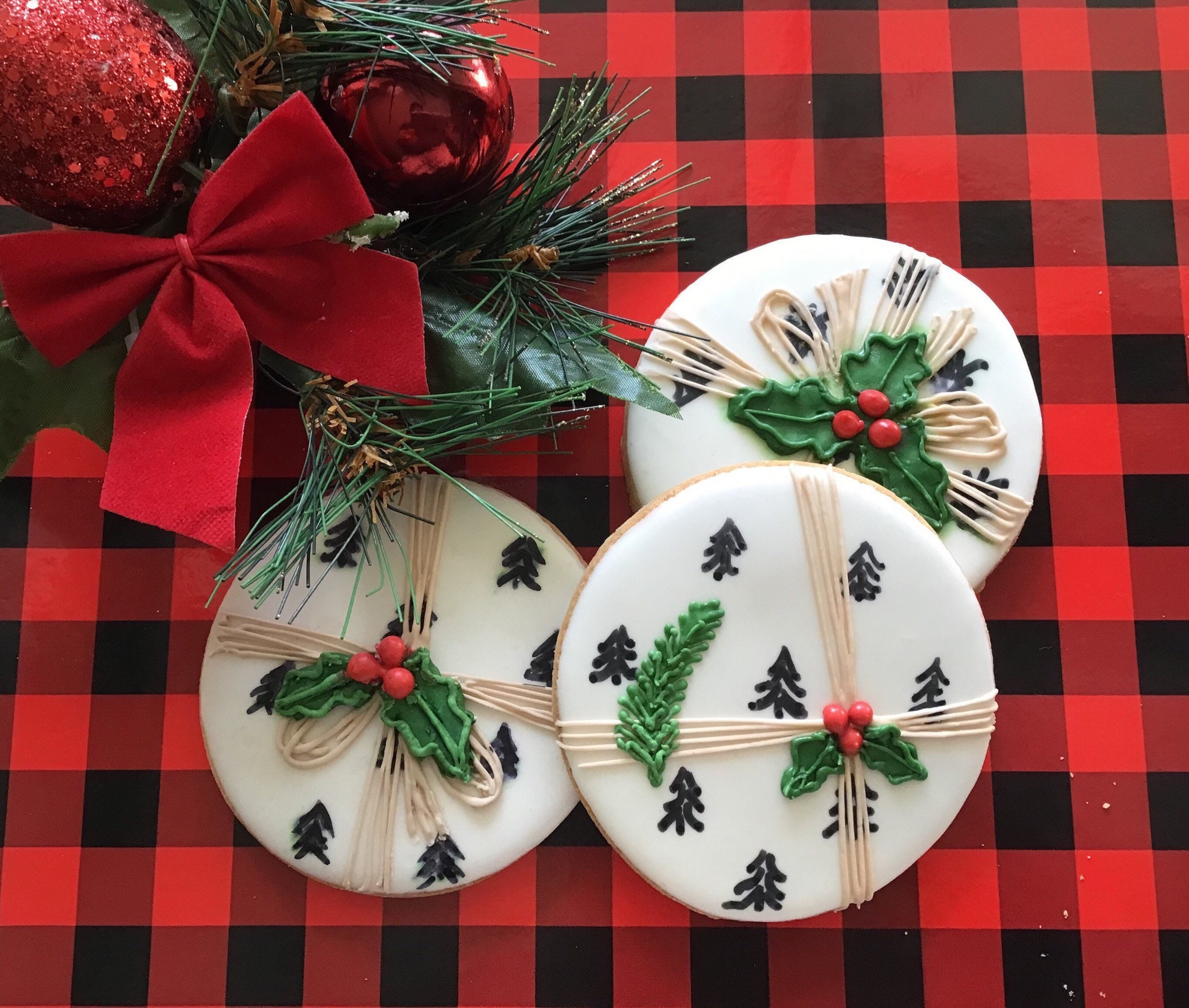Holiday Cookies With Mistletoe, Christmas Cookies, Sugar Cookies ...