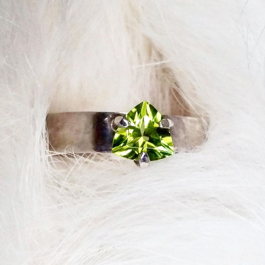 Peridot Ring August Birthstone Ring August Birthday Green Ring Trillion ...
