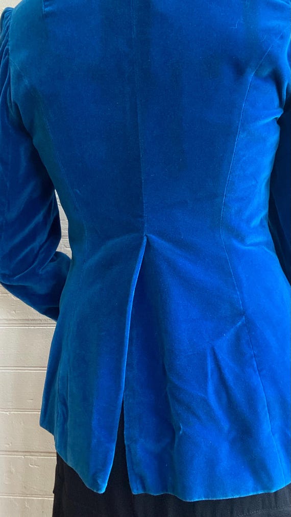 1970s 70s Beautiful Blue Velvet Blazer - Small - Gem