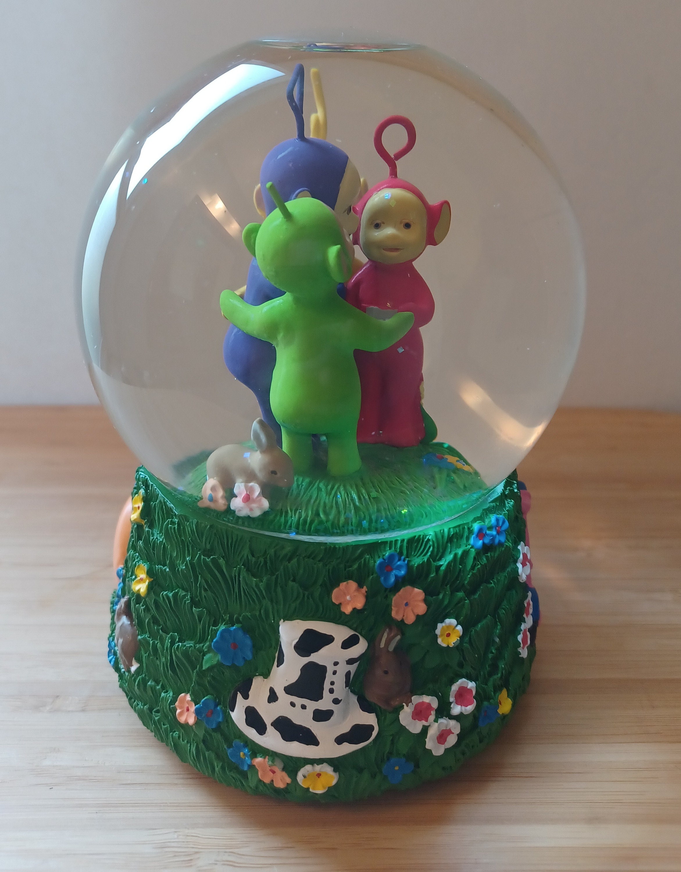 Teletubbies Musical Snow Globe / Working Music Plays / Bloomindales ...