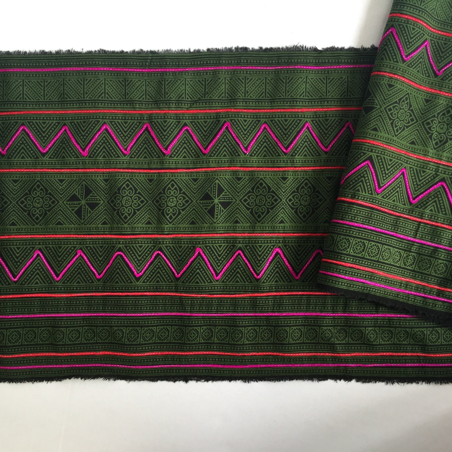 Sale Hmong cottonvintage Batik fabric textilestable | Etsy