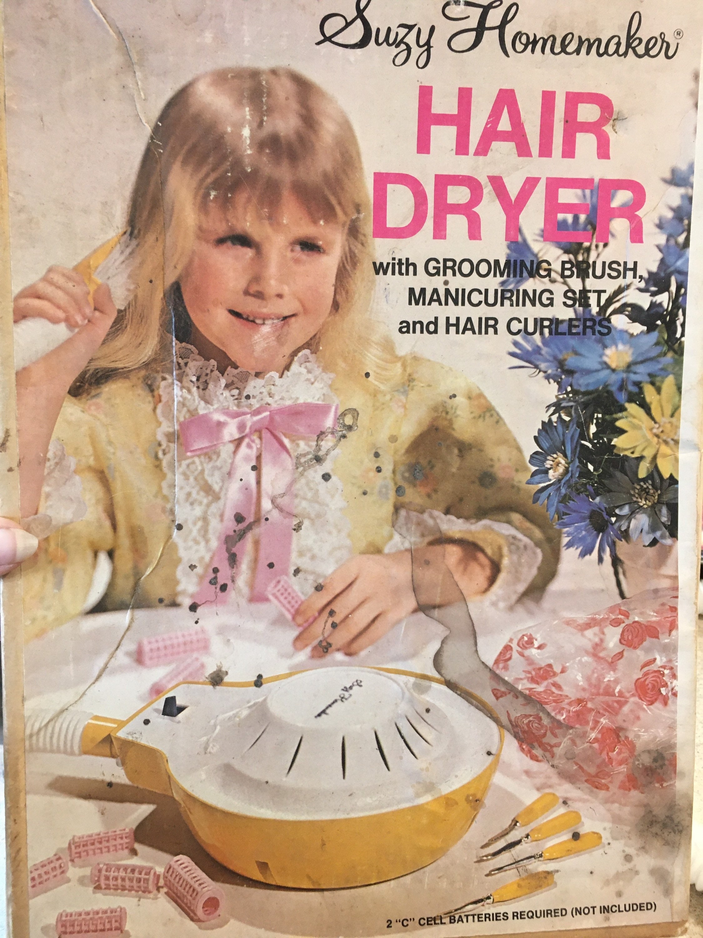 Suzy Homemaker Costume