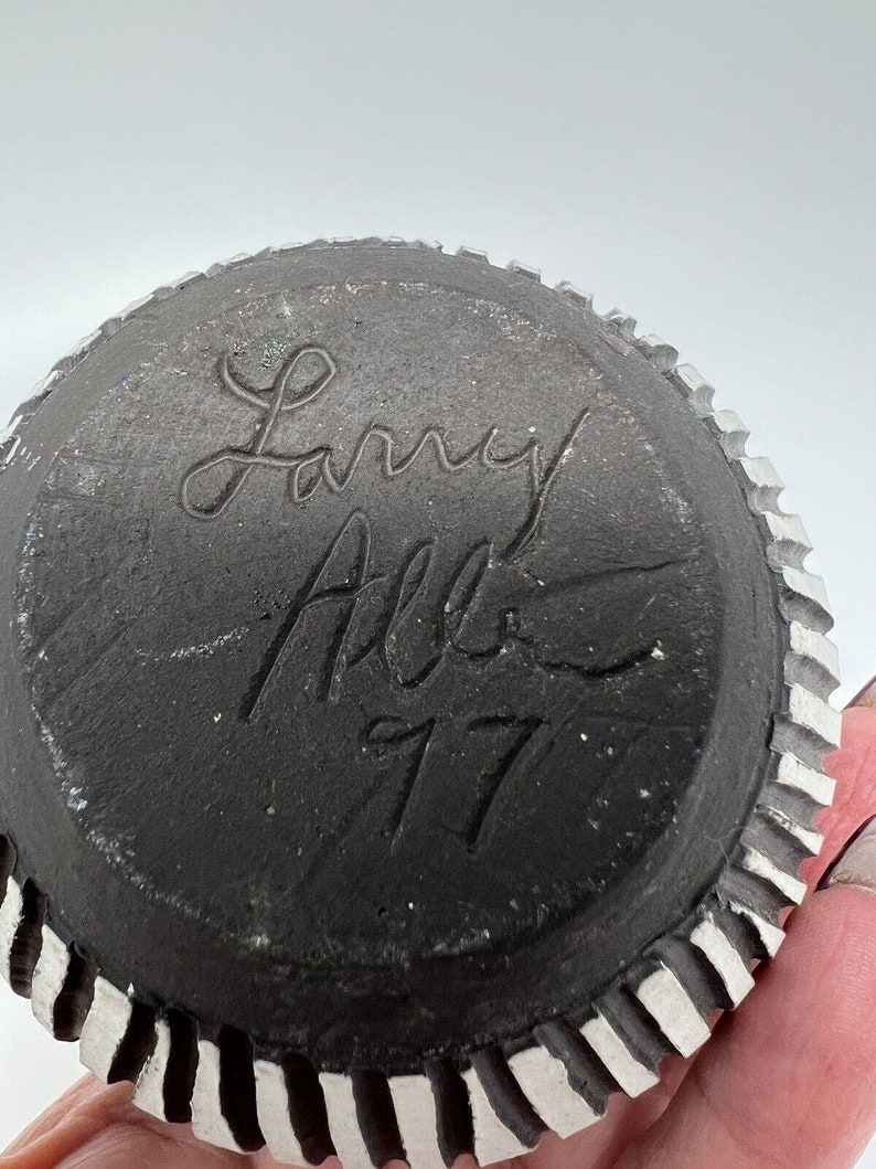 Vtg 1997 Larry Allen Art Studio Pottery Carved Bud Seed Vase Brown ...