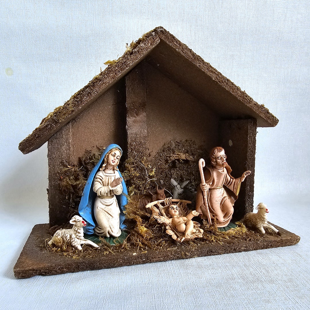 Nativity, Vintage Wood Manger With 7 Figurines, Stable, Made in Italy ...