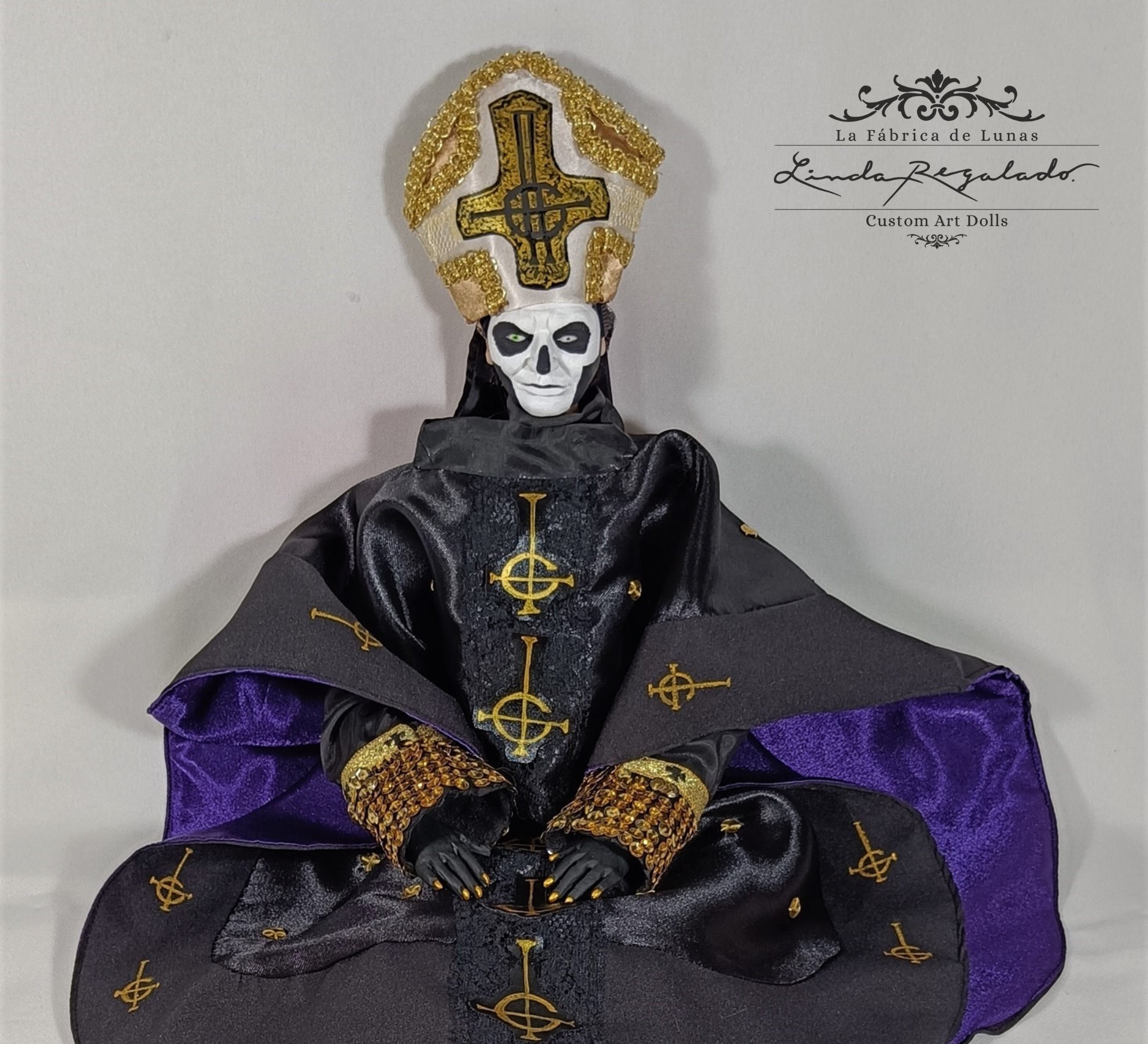 Papa Emeritus 3