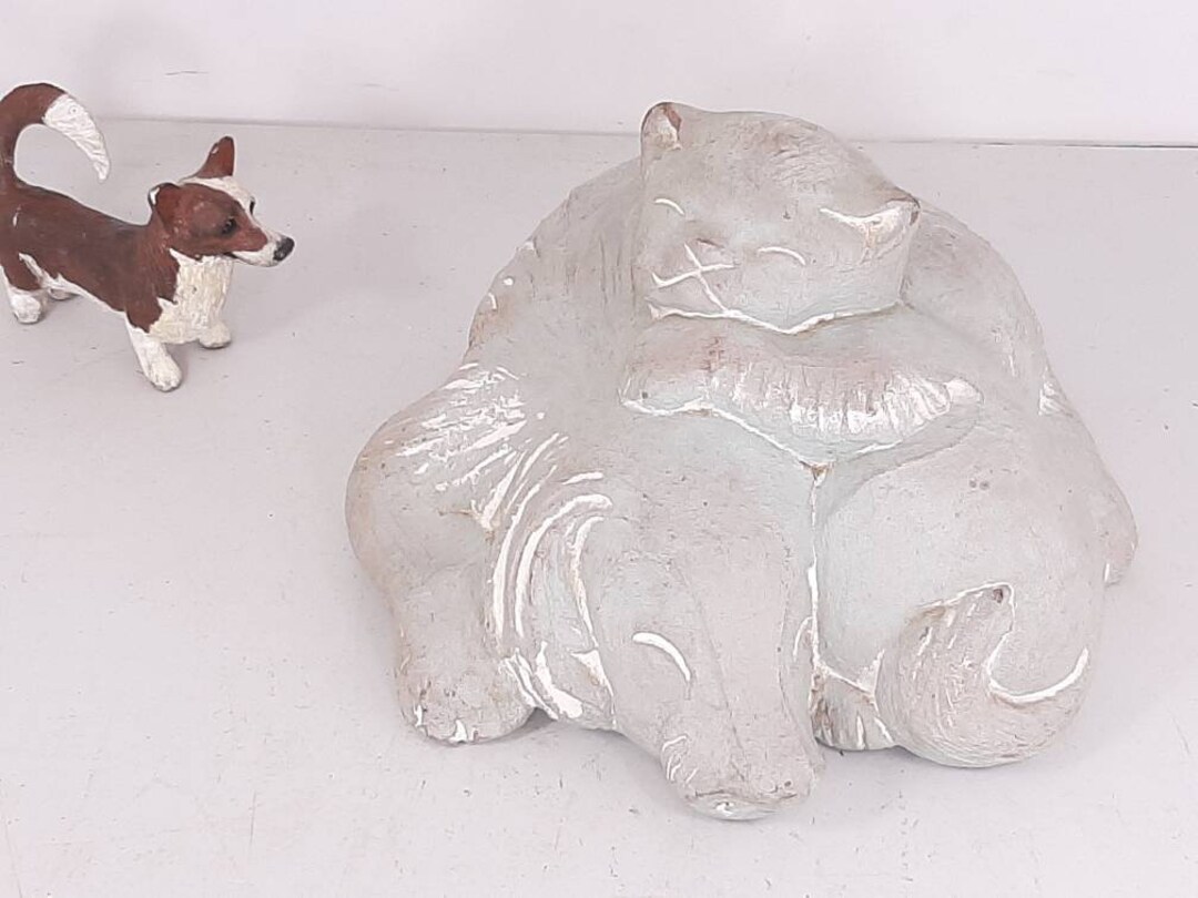 Vintage Isabel Bloom Sleeping Dog and Cat Sculpture, 10.5"x 9", Chip on ...