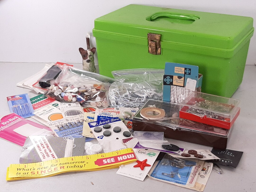 Vintage Wilson Mfg Wil Hold Lime Green Box With Sewing Supplies, No ...