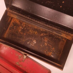 Vintage Metal Tool Box With Removable Red Tray, Simmonds Industries ...