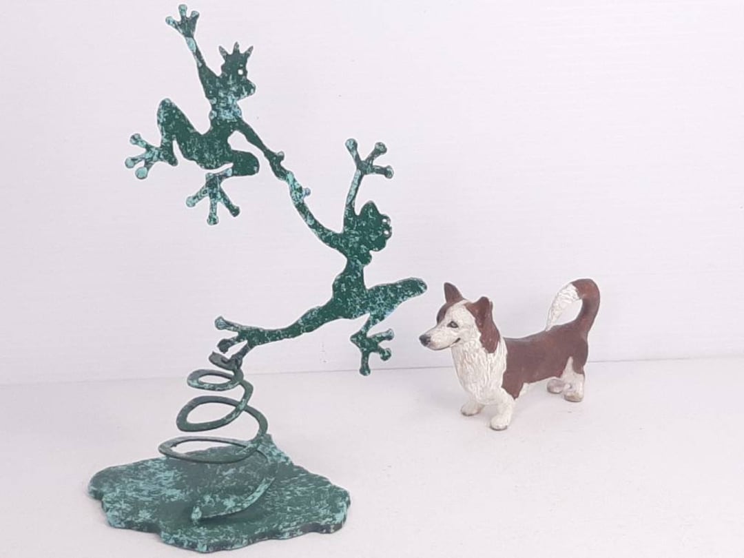 Metal Kinetic Sculpture of Dancing Frogs, 10" Tall, Whimsical Frog ...