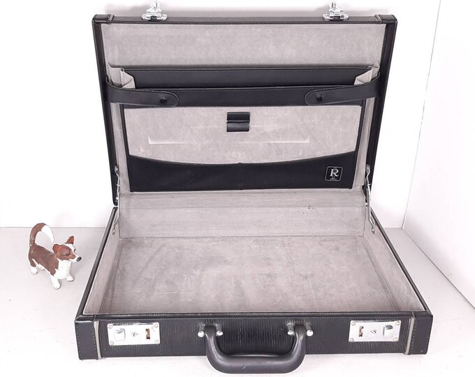 Vintage Reed Hard Shell Briefcase, Ribbed Black Vinyl Exterior, Chrome ...