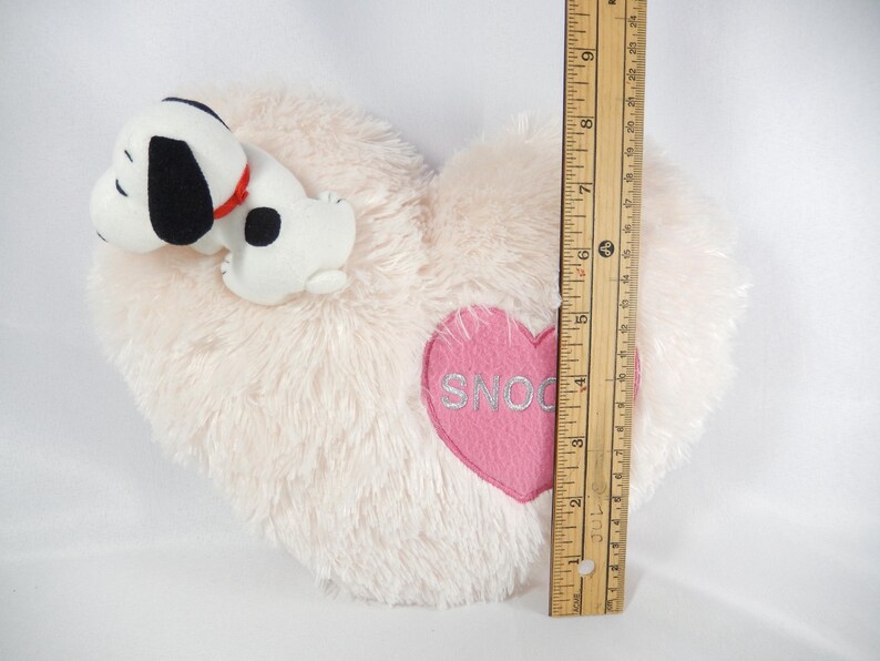 PEANUTS SNOOPY Pink Heart Shaped Throw Pillow | Adorable Plush Cushion ...