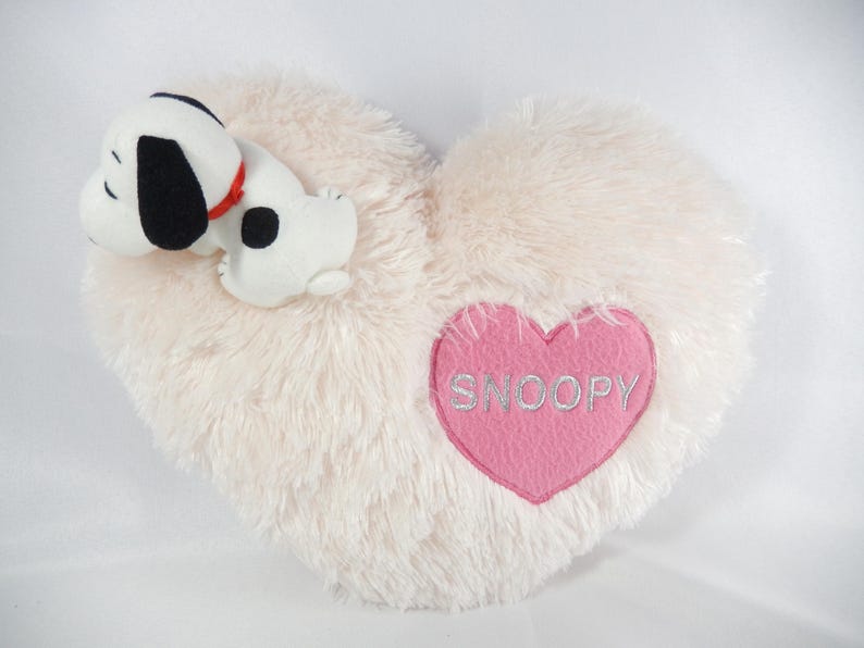 PEANUTS SNOOPY Pink Heart Shaped Throw Pillow | Adorable Plush Cushion ...